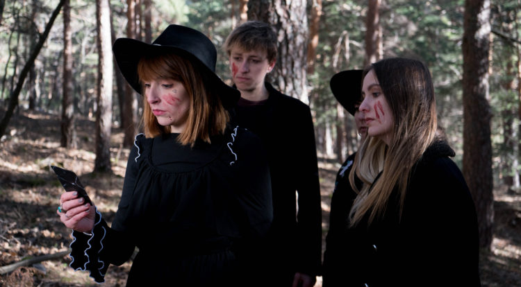 Estrenamos el nuevo videoclip de ''Buried and Raised'' de Blue Deers ...